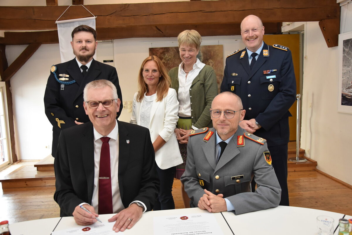 Feierliche Erneuerung der Patenschaft zwischen der Stadt Rheinbach und ...